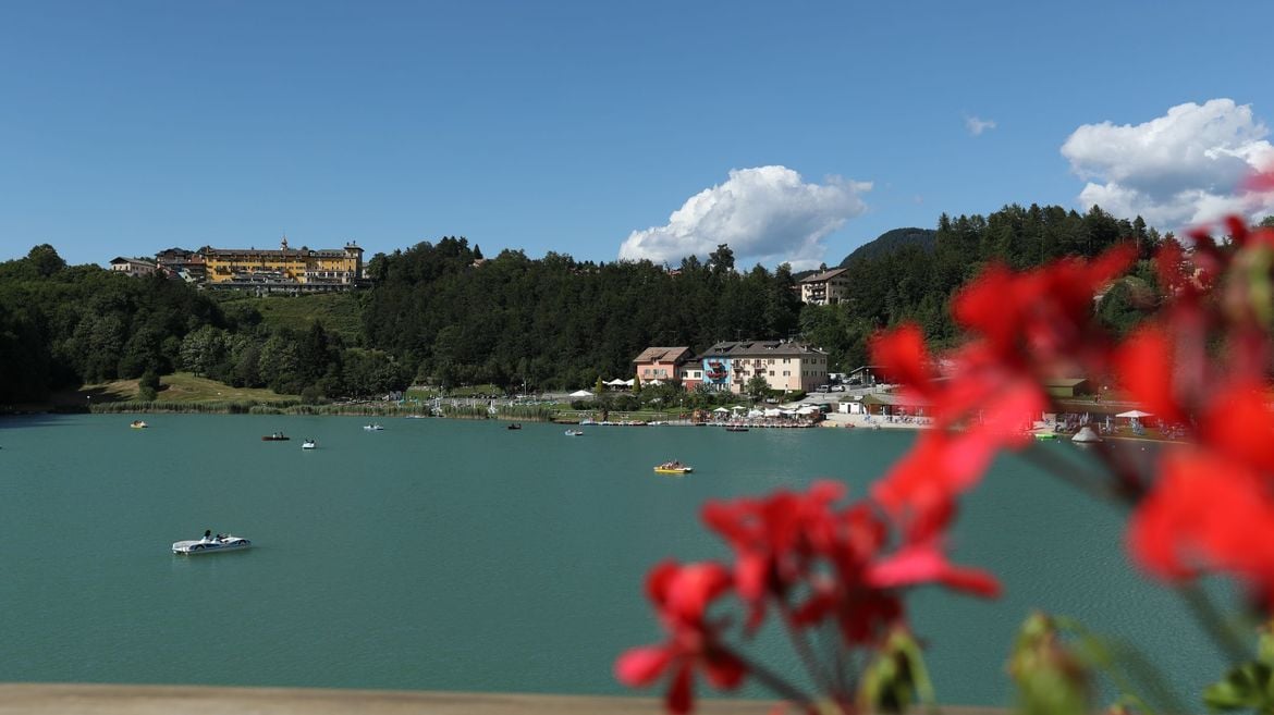 Lago di Lavarone - Azienda per il turismo Alpe Cimbra Folgaria Lavarone ...